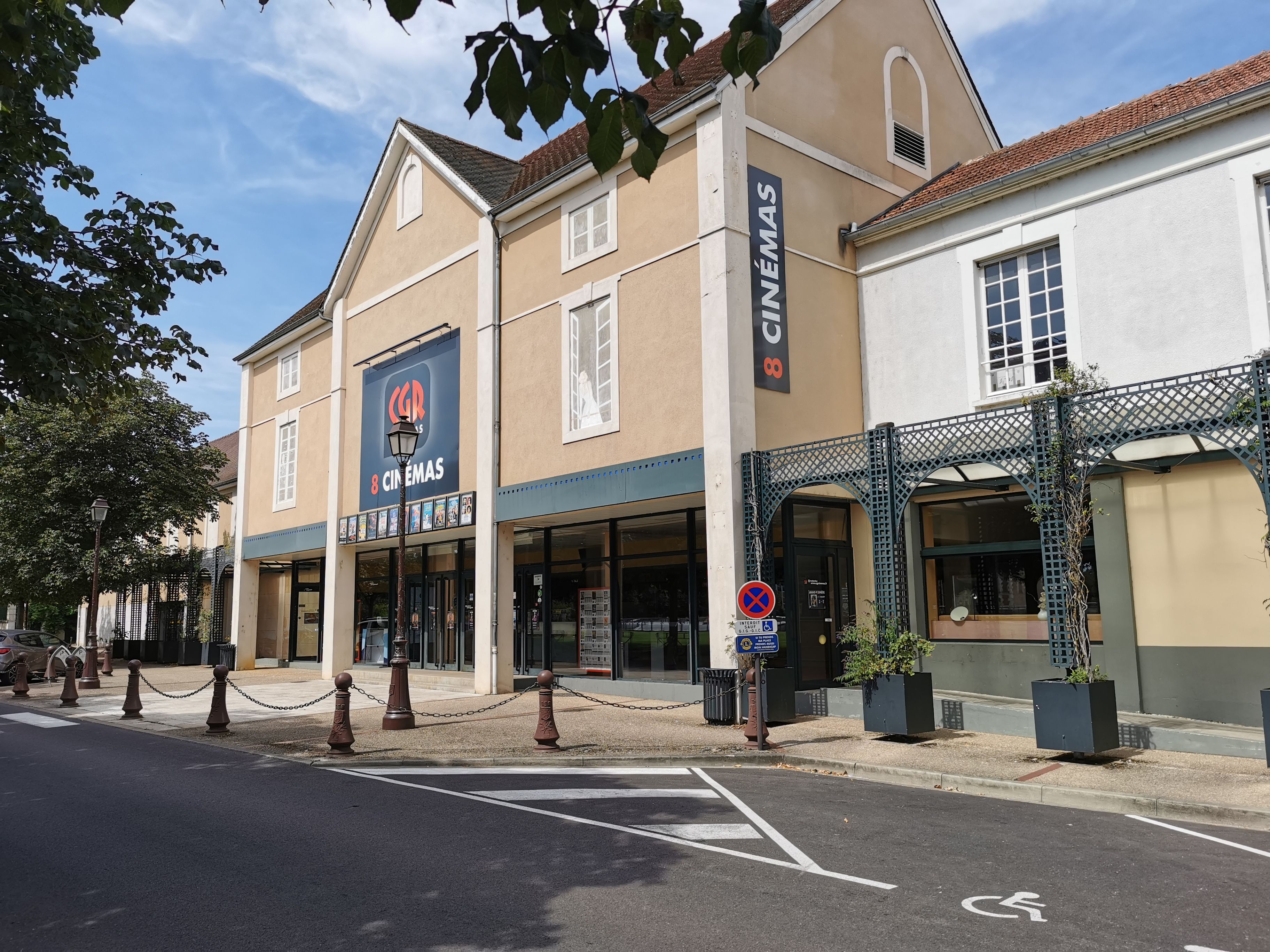 Trouvez votre cinéma CGR proche de chez vous ! Plus de 70 salles à travers la France - CGR Cinémas