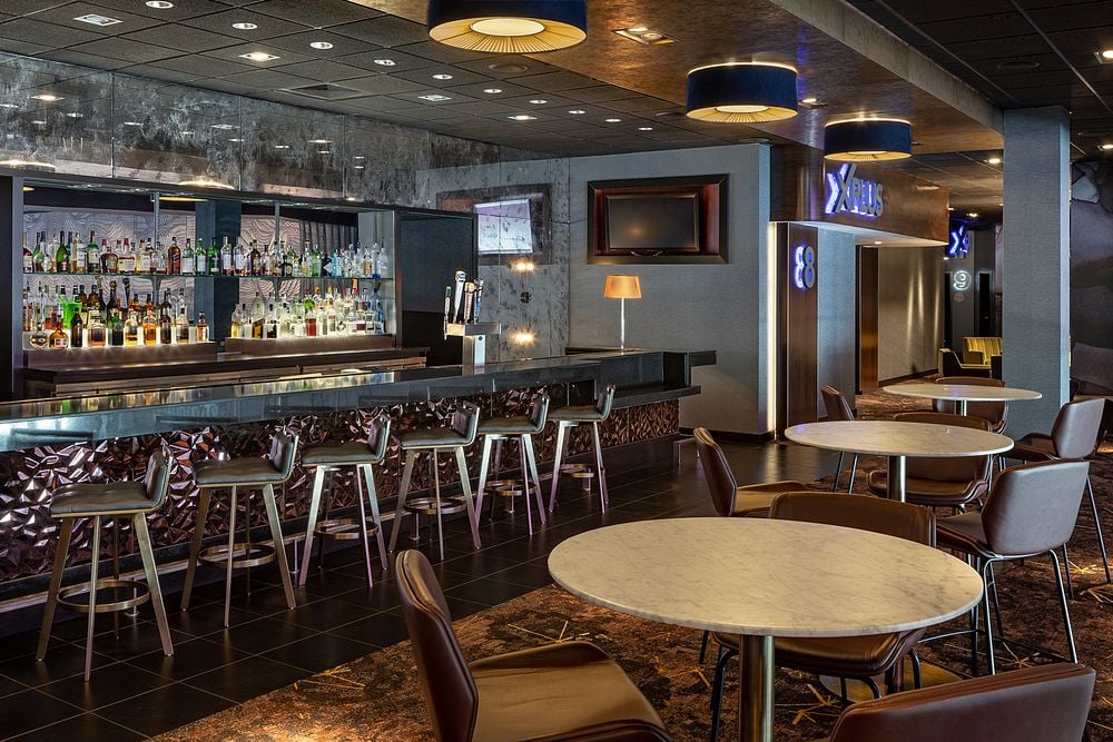 Dedham Movie Theater | Showcase Cinema de Lux Legacy Place - Showcase ...